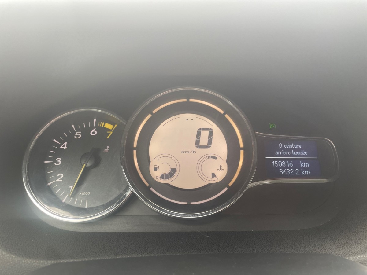 RENAULT d'occasion MEGANE III BERLINE BICORPS TROIS OU CINQ PORTES